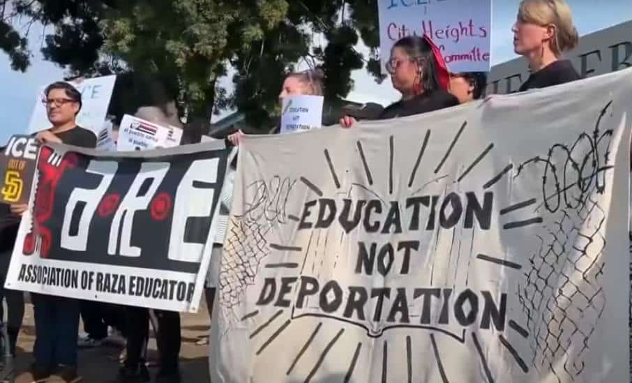 Denuncian presencia de ICE fuera de una primaria en San Diego