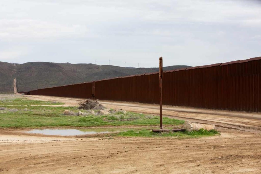 Qué pasa si me agarra la migra cruzando la frontera por primera vez en 2026