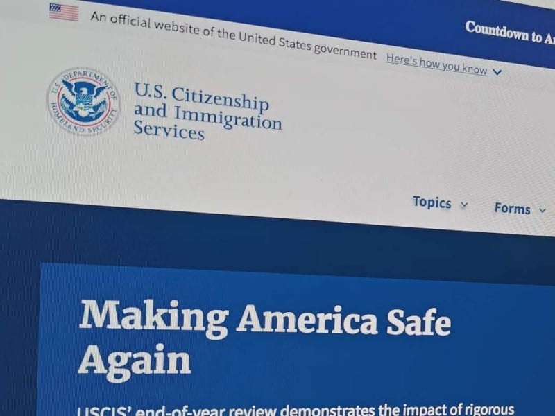 Retrazos de USCIS afectan especialmente a migrantes con EAD